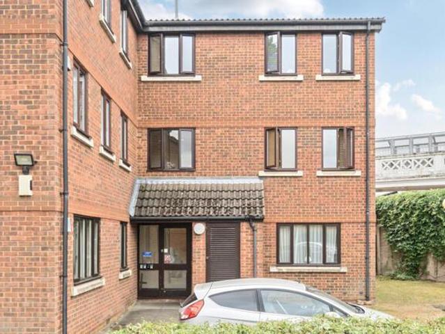 1 Bedroom Shared Living/roommate Morden Greater London 100132484