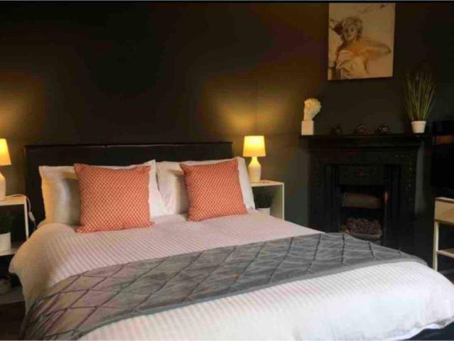 1 Bedroom Shared Living/roommate Newmarket Newmarket 100054897