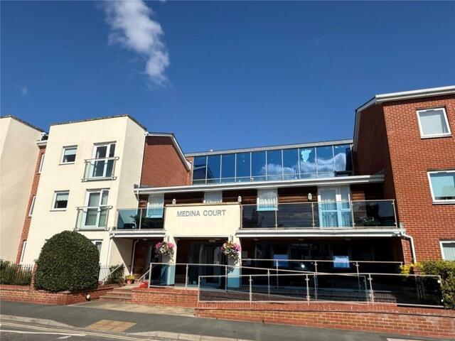 1 Bedroom Shared Living/roommate Newport Isle Of Wight 101678068