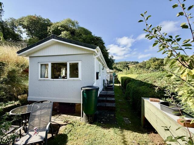 1 Bedroom Shared Living/roommate Newton Abbot Devon 100191808