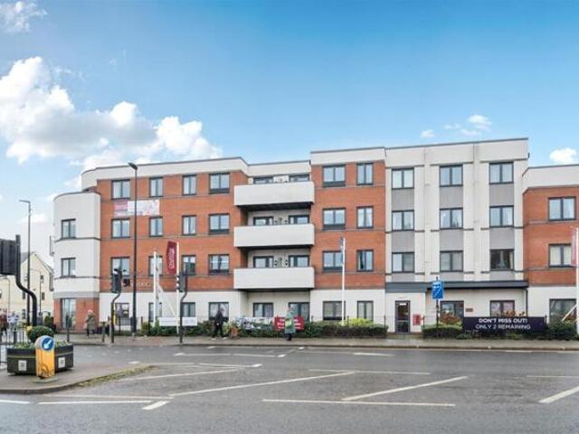 1 Bedroom Shared Living/roommate Aylesbury Buckinghamshire LS100024237