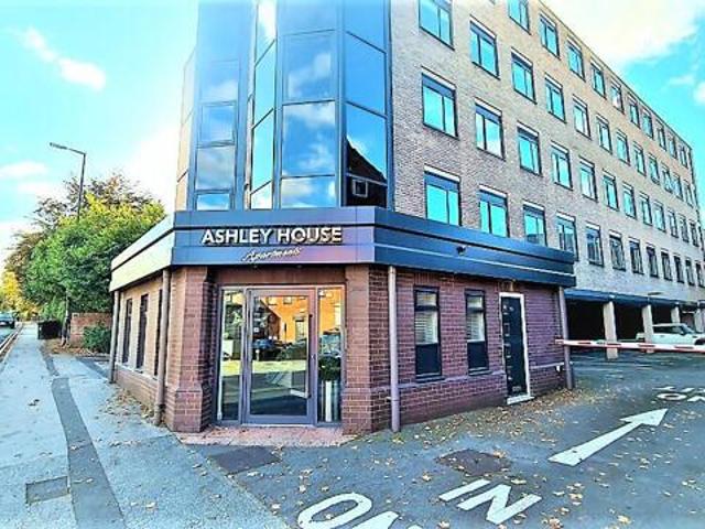 1 Bedroom Shared Living/roommate Altrincham Greater Manchester 101941353