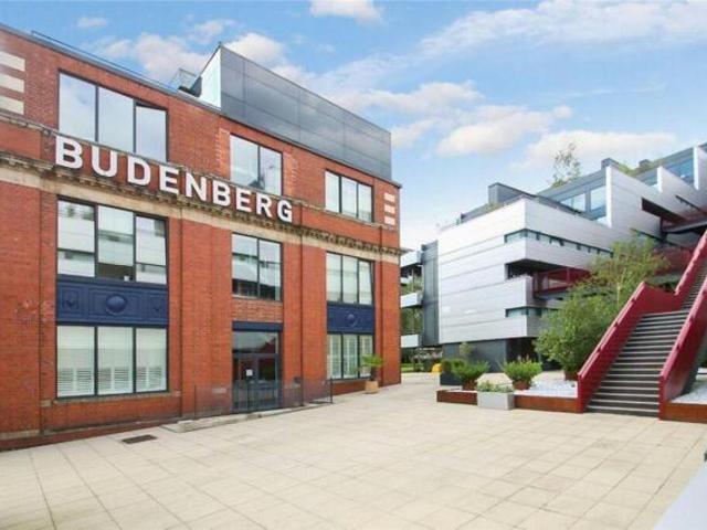 1 Bedroom Shared Living/roommate Altrincham Greater Manchester 102023759