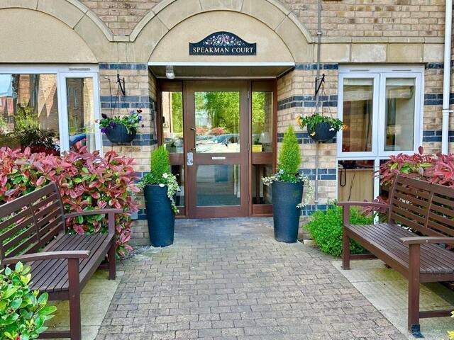 1 Bedroom Shared Living/roommate Altrincham Trafford 100398538