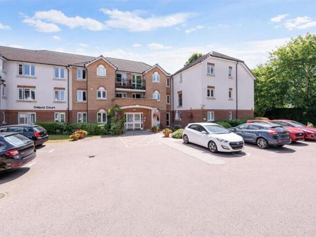 1 Bedroom Shared Living/roommate Banstead Great London 100540948