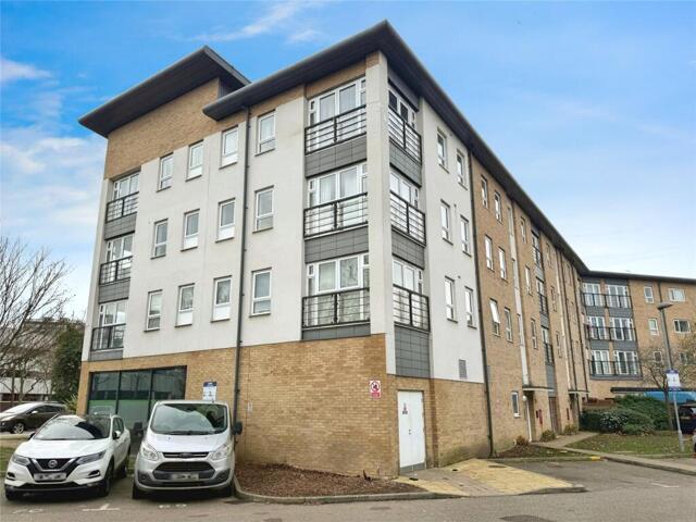 1 Bedroom Shared Living/roommate Basildon Essex LS99290520