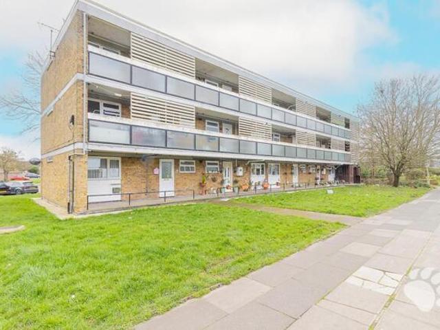 1 Bedroom Shared Living/roommate Basildon Essex 100649310