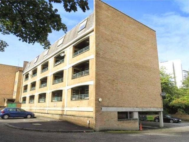 1 Bedroom Shared Living/roommate Basingstoke Hampshire 100024025