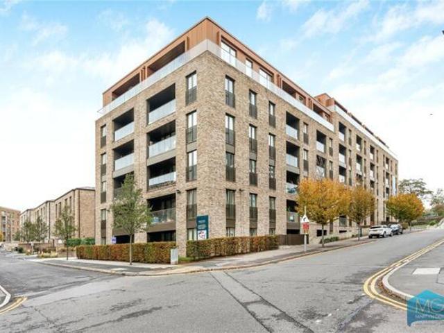 1 Bedroom Shared Living/roommate Barnet Greater London LS100854871