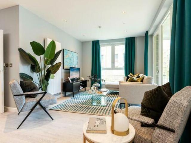 1 Bedroom Shared Living/roommate Barking Essex Great London LS98968893
