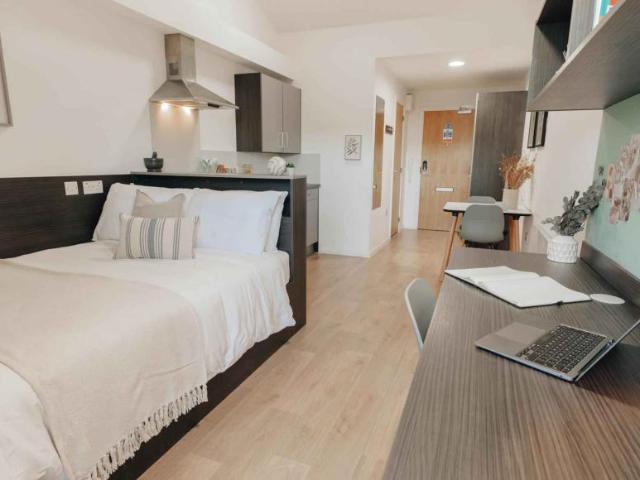 1 Bedroom Shared Living/roommate Bath Bath LS97770258