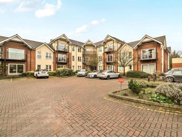1 Bedroom Shared Living/roommate Binfield Berkshire LS101796949