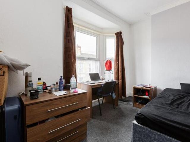 1 Bedroom Shared Living/roommate Birkenhead Merseyside 101355008