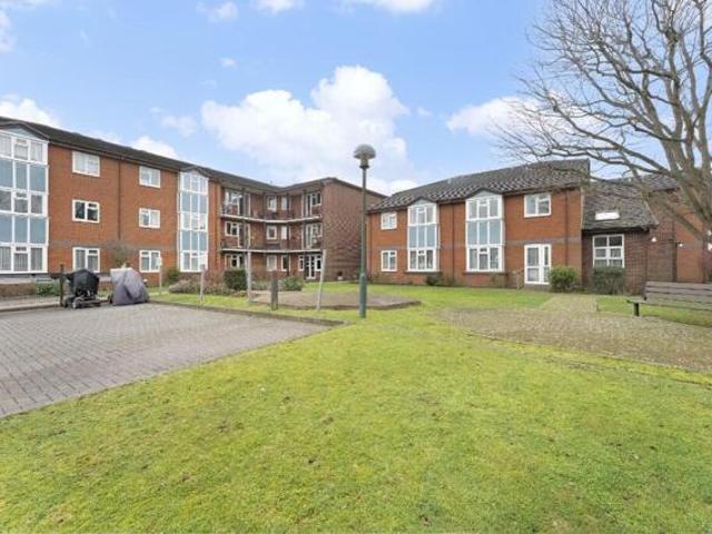 1 Bedroom Shared Living/roommate Borehamwood Hertfordshire LS100097052
