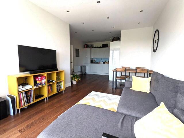 1 Bedroom Shared Living/roommate Bracknell Bracknell Forest LS98434425