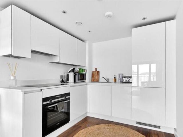 1 Bedroom Shared Living/roommate Bracknell Bracknell Forest 100342889