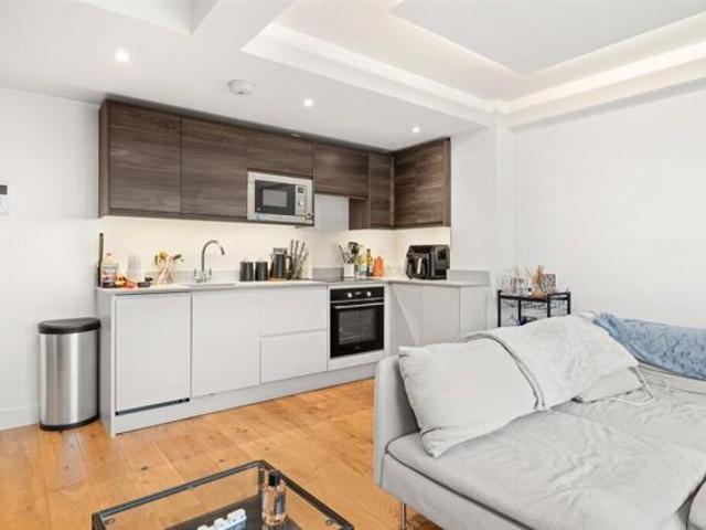 1 Bedroom Shared Living/roommate Bracknell Bracknell Forest 101678525