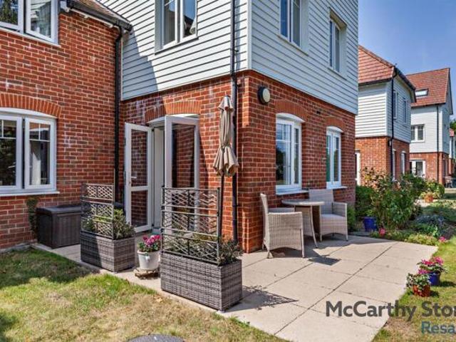 1 Bedroom Shared Living/roommate Braintree Essex LS101059876