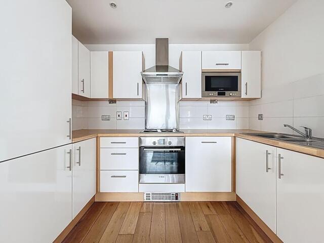 1 Bedroom Shared Living/roommate Cardiff Cardiff LS100058071