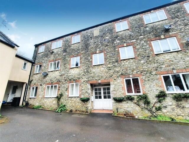 1 Bedroom Shared Living/roommate Chard Somerset LS99773727