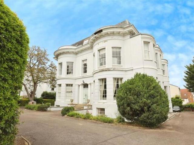 1 Bedroom Shared Living/roommate Cheltenham Gloucestershire LS100953615