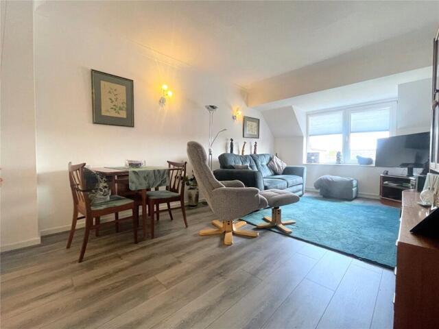 1 Bedroom Shared Living/roommate Cirencester Gloucestershire 98477331