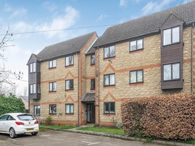 1 Bedroom Shared Living/roommate Cirencester Gloucestershire 101059948
