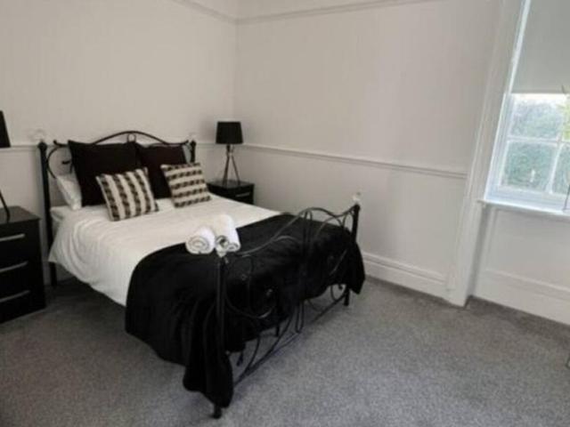 1 Bedroom Shared Living/roommate Clydach Clydach 100452220