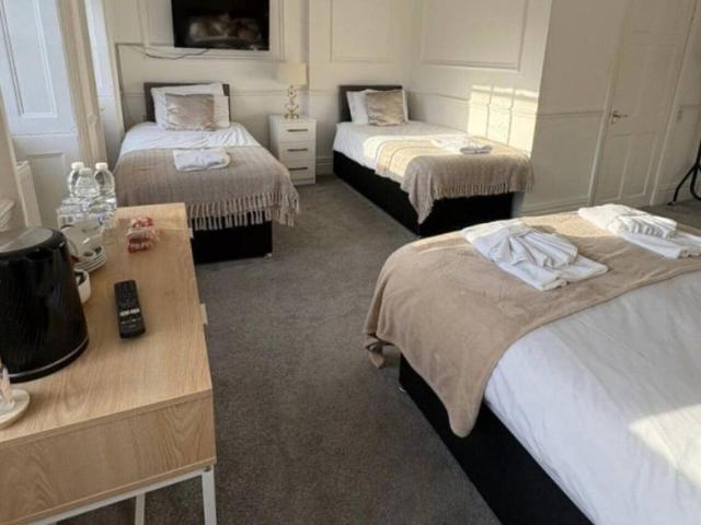 1 Bedroom Shared Living/roommate Clydach Clydach 100452221