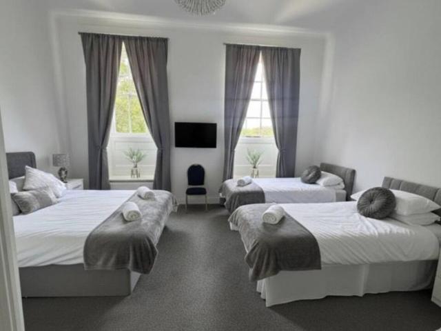 1 Bedroom Shared Living/roommate Clydach Clydach 100452227