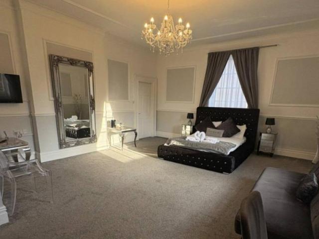 1 Bedroom Shared Living/roommate Clydach Clydach 102146135