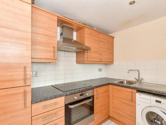 1 Bedroom Shared Living/roommate Dagenham Great London 98648947