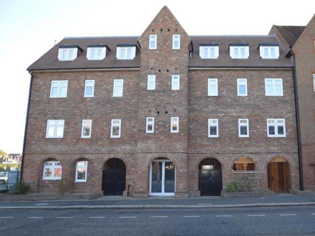 1 Bedroom Shared Living/roommate Dartford Kent 103486233