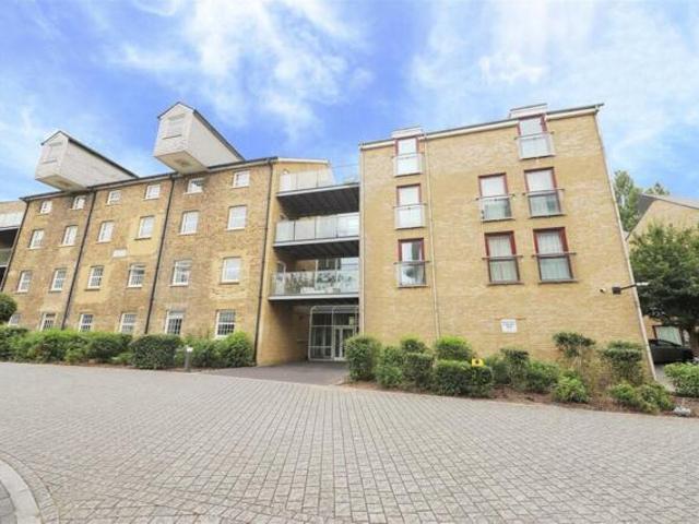 1 Bedroom Shared Living/roommate Denham Buckinghamshire 101316191