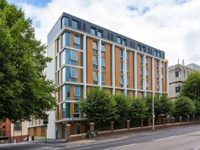 1 Bedroom Shared Living/roommate Exeter Exeter 97767672