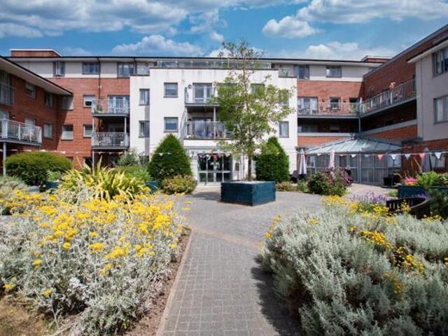 1 Bedroom Shared Living/roommate Eastleigh Hampshire 98204859