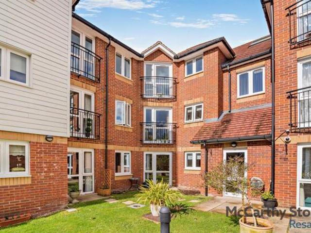 1 Bedroom Shared Living/roommate Edenbridge Kent 101351970