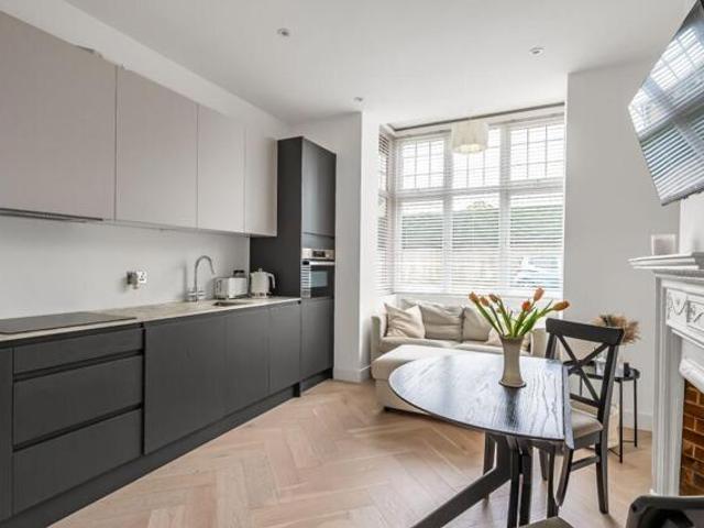 1 Bedroom Shared Living/roommate Edenbridge Kent LS101677587