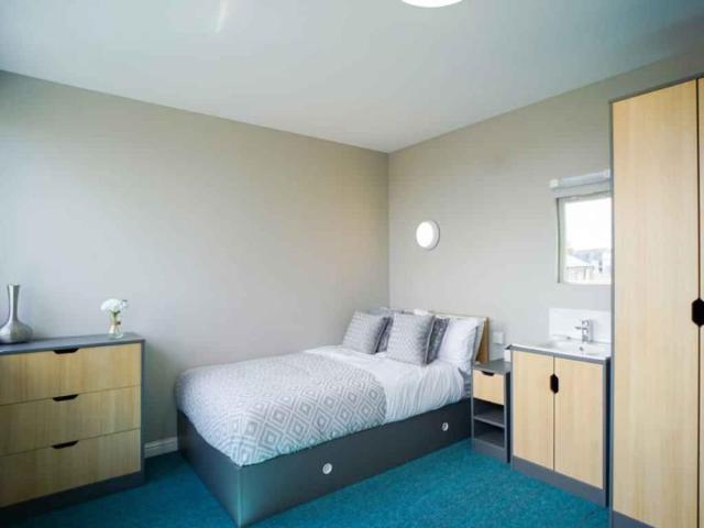 1 Bedroom Shared Living/roommate Edinburgh Edinburgh 90549230
