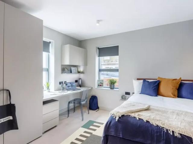 1 Bedroom Shared Living/roommate Egham Egham 99493366