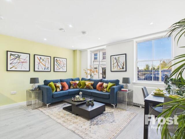 1 Bedroom Shared Living/roommate Egham Surrey LS98864601