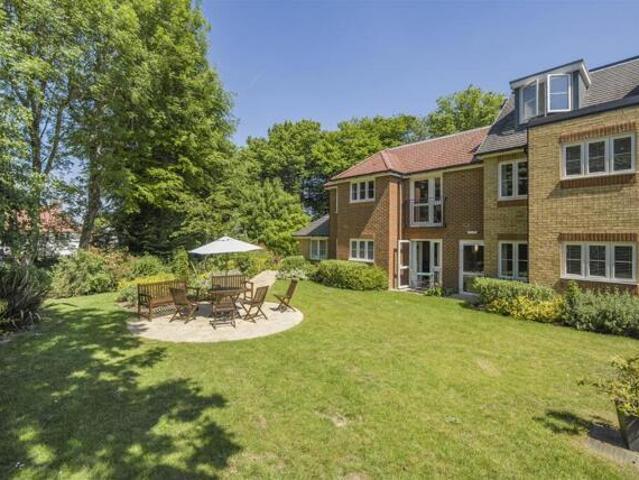 1 Bedroom Shared Living/roommate Epsom Surrey 98864520