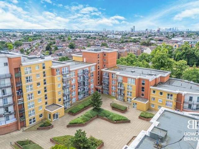 1 Bedroom Shared Living/roommate Epping Forest Greater London 100158543