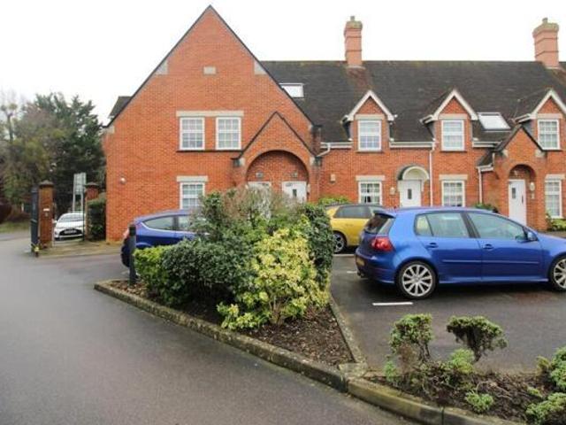 1 Bedroom Shared Living/roommate Fareham Hampshire LS101100177