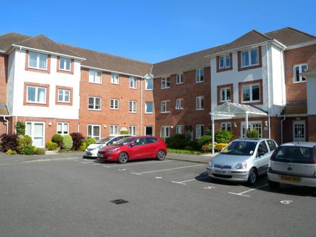 1 Bedroom Shared Living/roommate Ferndown Dorset 100649364