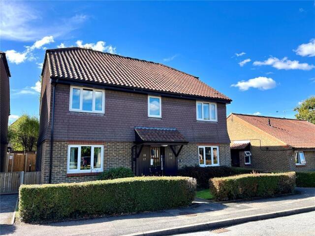 1 Bedroom Shared Living/roommate Guildford Surrey LS99344686