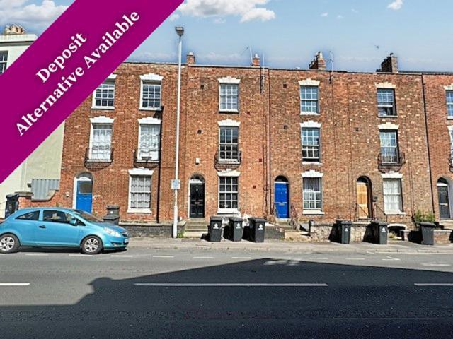 1 Bedroom Shared Living/roommate Gloucester Gloucestershire 101920290