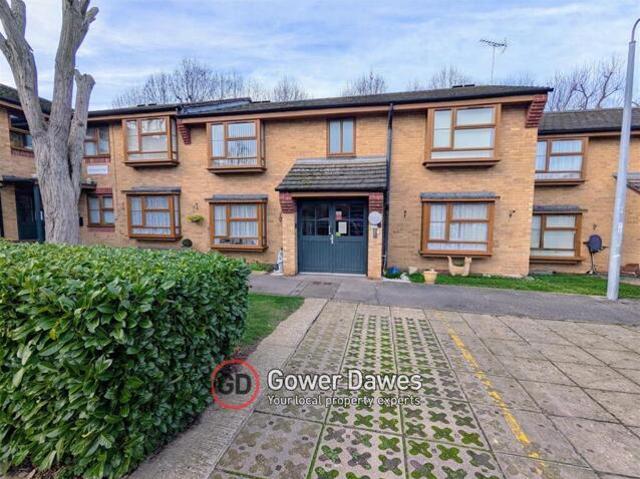 1 Bedroom Shared Living/roommate Grays Essex 100132528