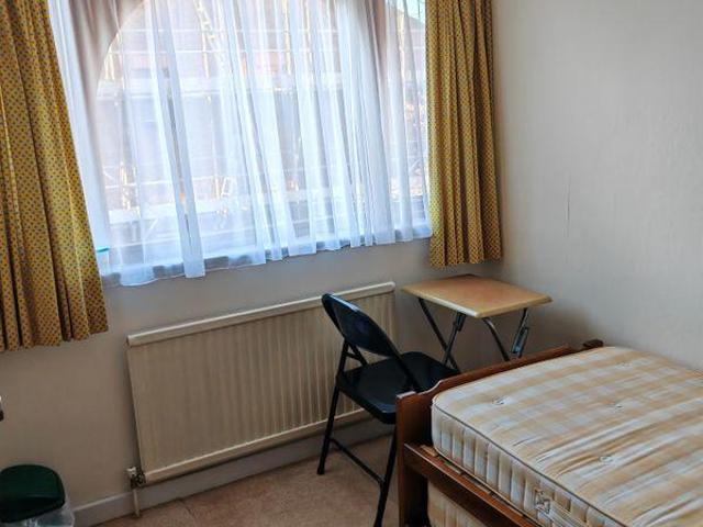 1 Bedroom Shared Living/roommate Greater London England 97421763