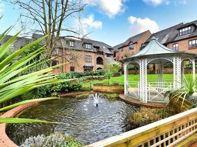 1 Bedroom Shared Living/roommate High Wycombe Buckinghamshire 100825165